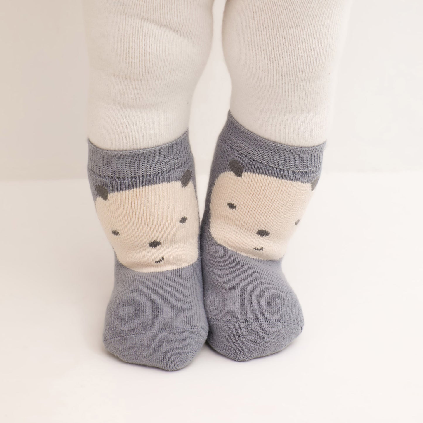 ¿Cómo puedo ayudar a mi bebé a aprender a balbucear y hacer sonidos ...